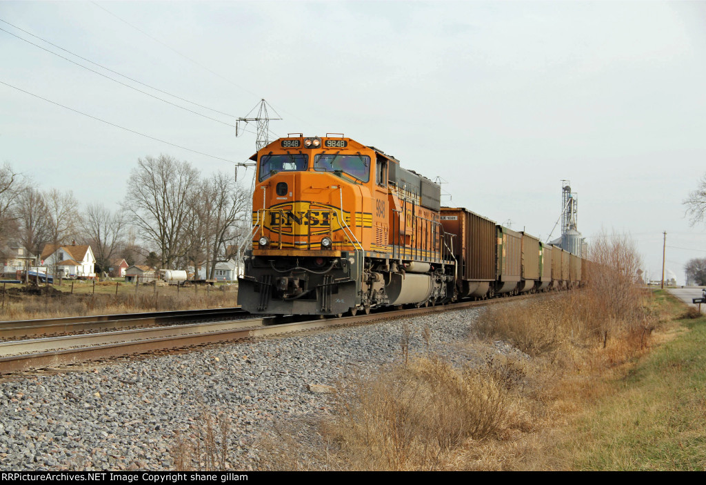 BNSF 9848 runs dpu on a eb coal load.